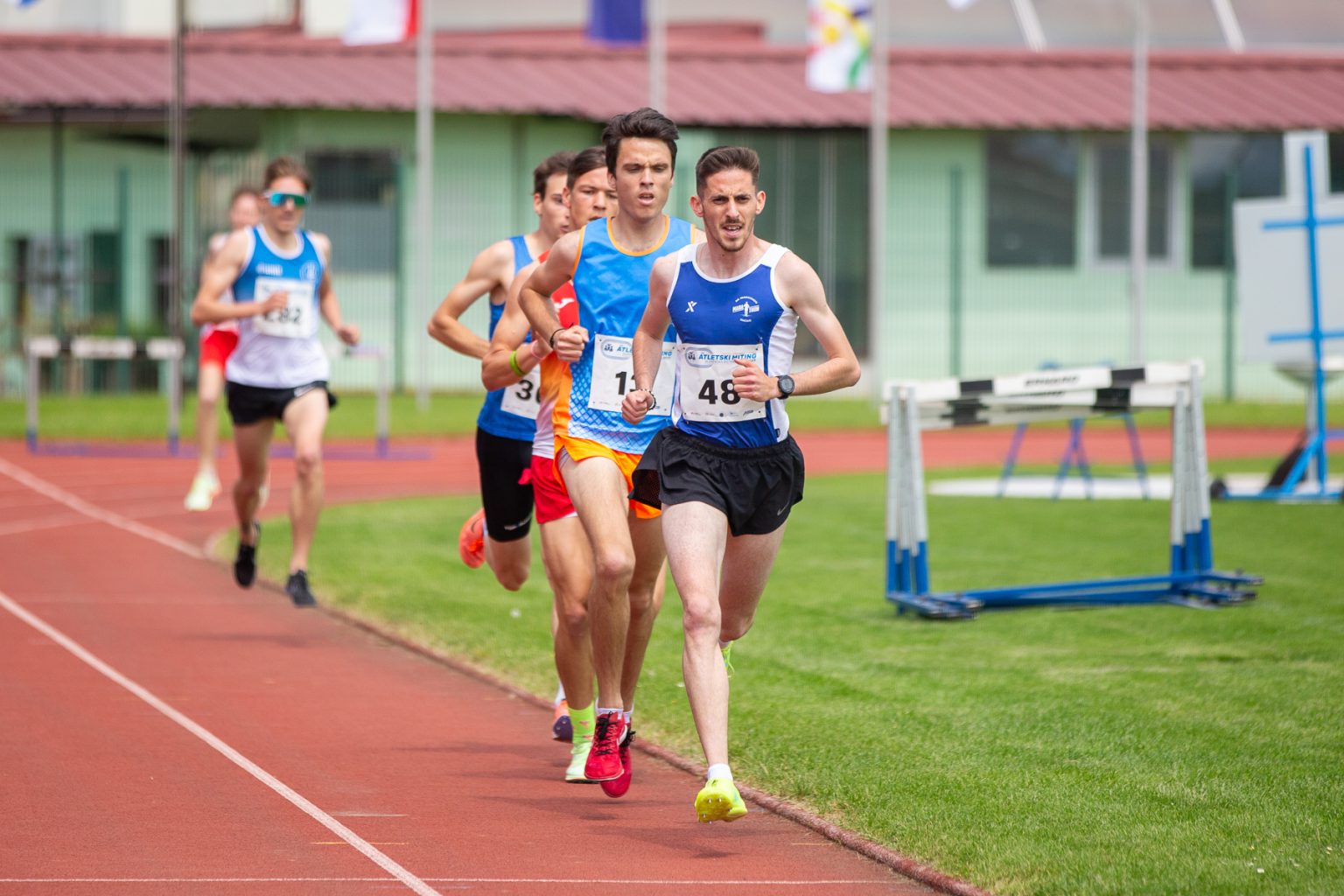 Guček in Zupinova do suverenih zmag na nizkih ovirah, Čurin Prapotnik ...