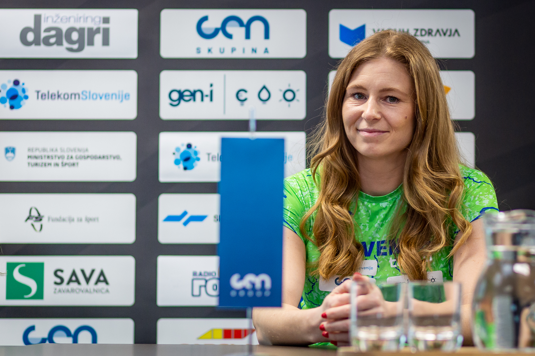 Slovenska reprezentanca na čelu s srebrno Tino Šutej je doma, junakinja na ogled postavila obe ...