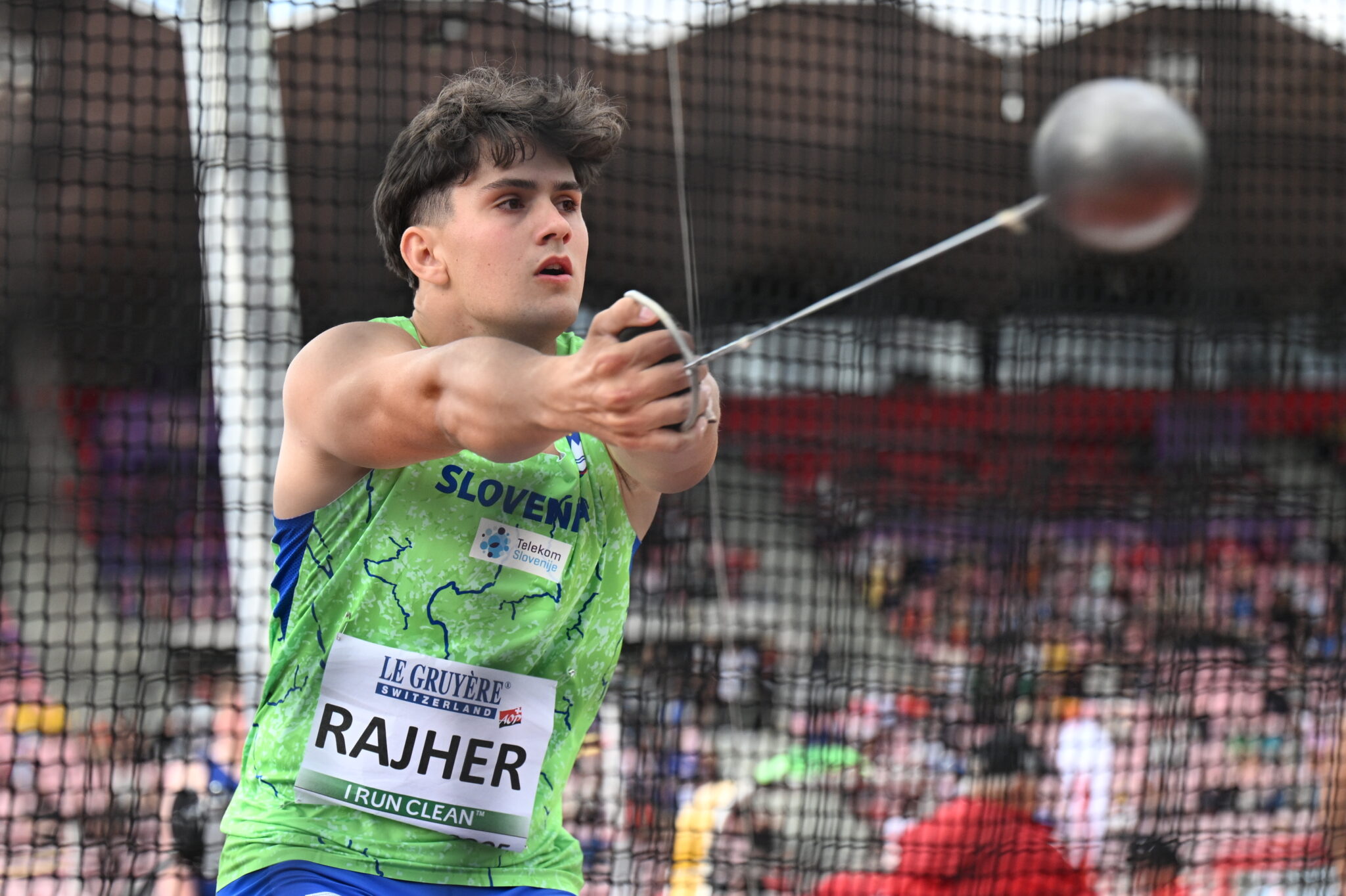 Rajher šesti v metu kladiva na EP do 20 let, Maraž sedma v troskoku ...